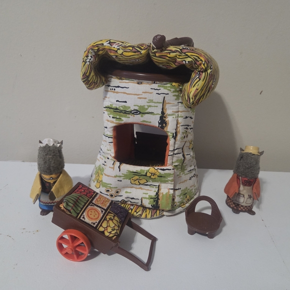 Fisher-Price | Toys | Vintage Fisher Price Woodsey Squirrel Family 98 ...